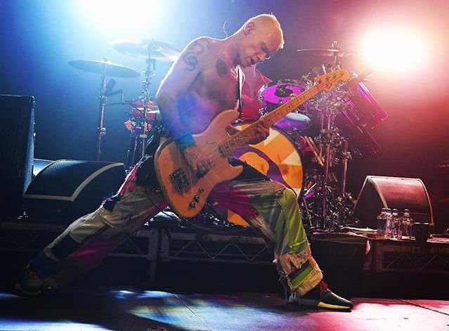 Flea z Red Hot Chili Peppers vydá autobiografiu | Rádio Košice